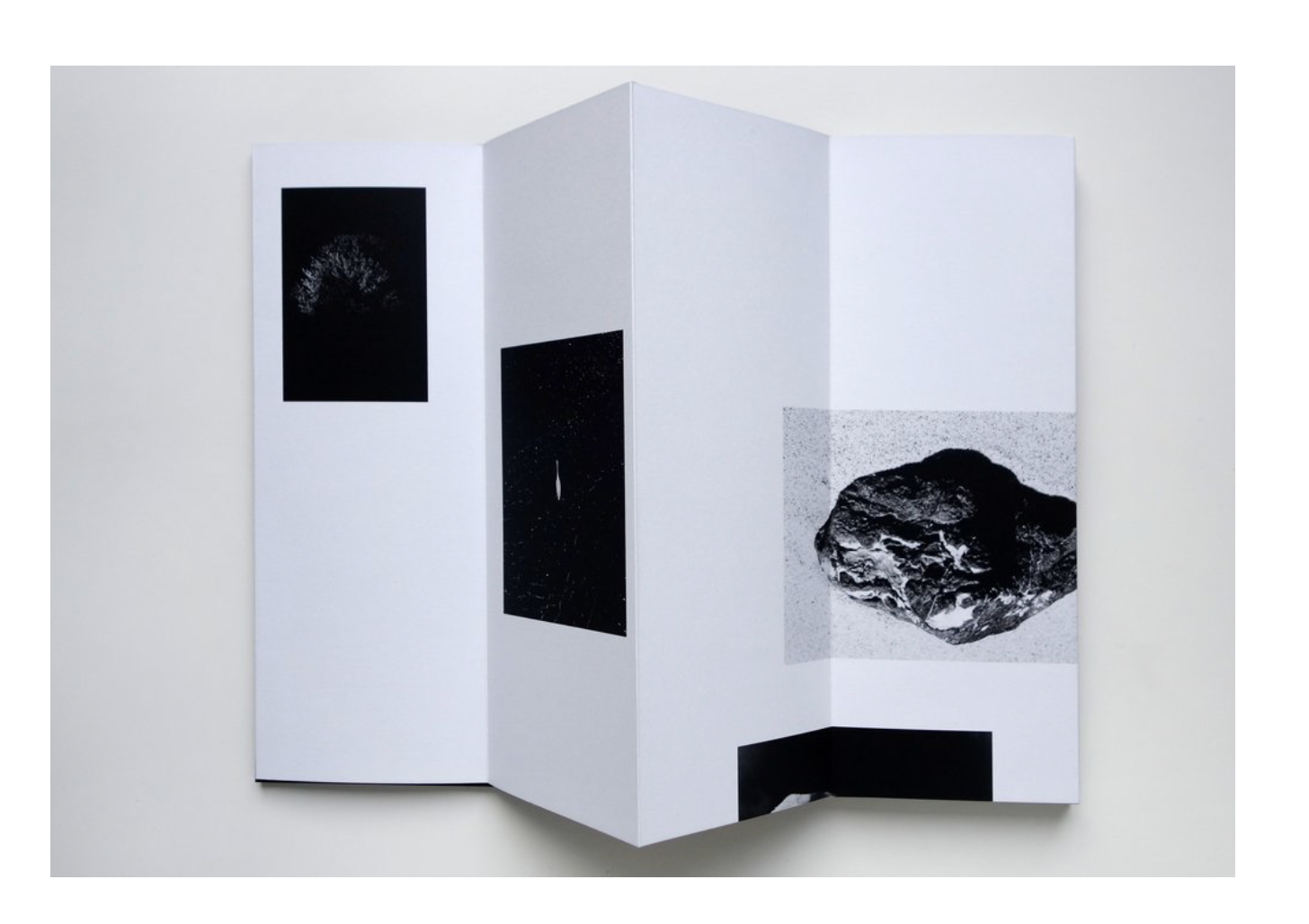 ATLAS OF VOIDS - Saveca - Art & Paper distribution