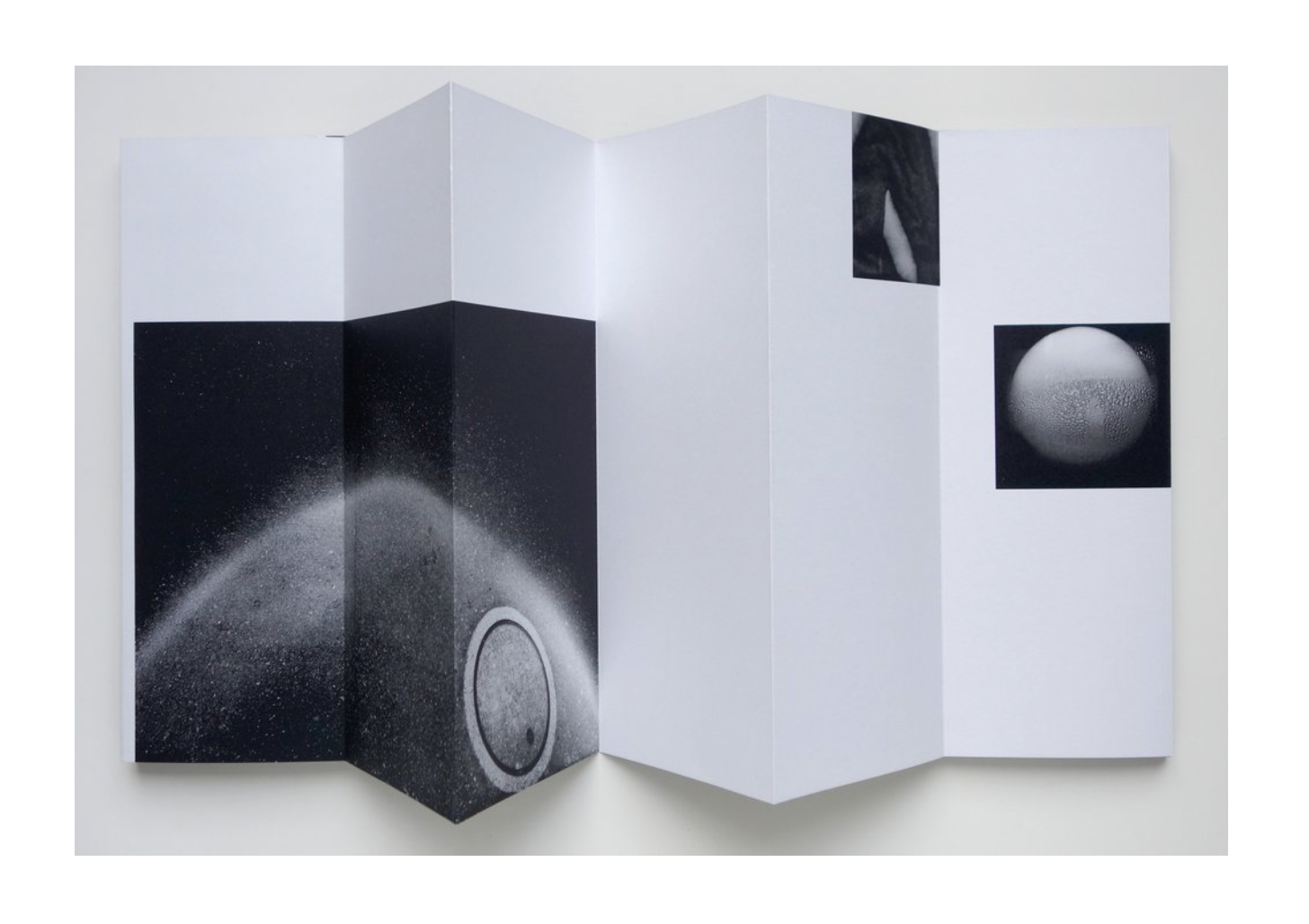 ATLAS OF VOIDS - Saveca - Art & Paper distribution